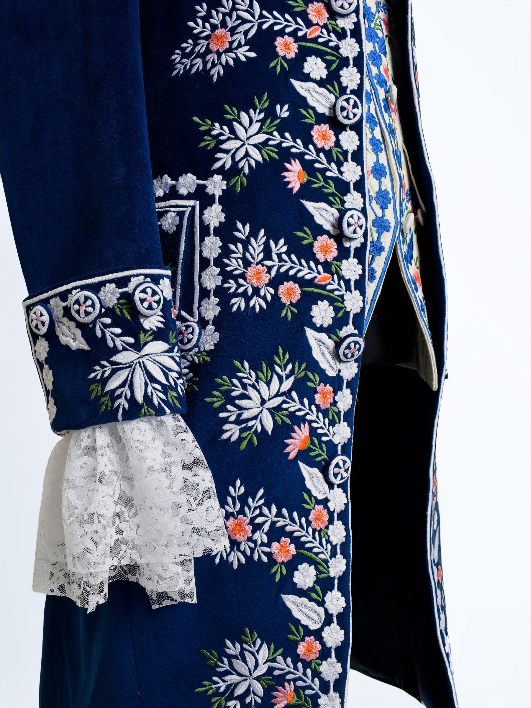 Size: Customized 3 Piece Suit