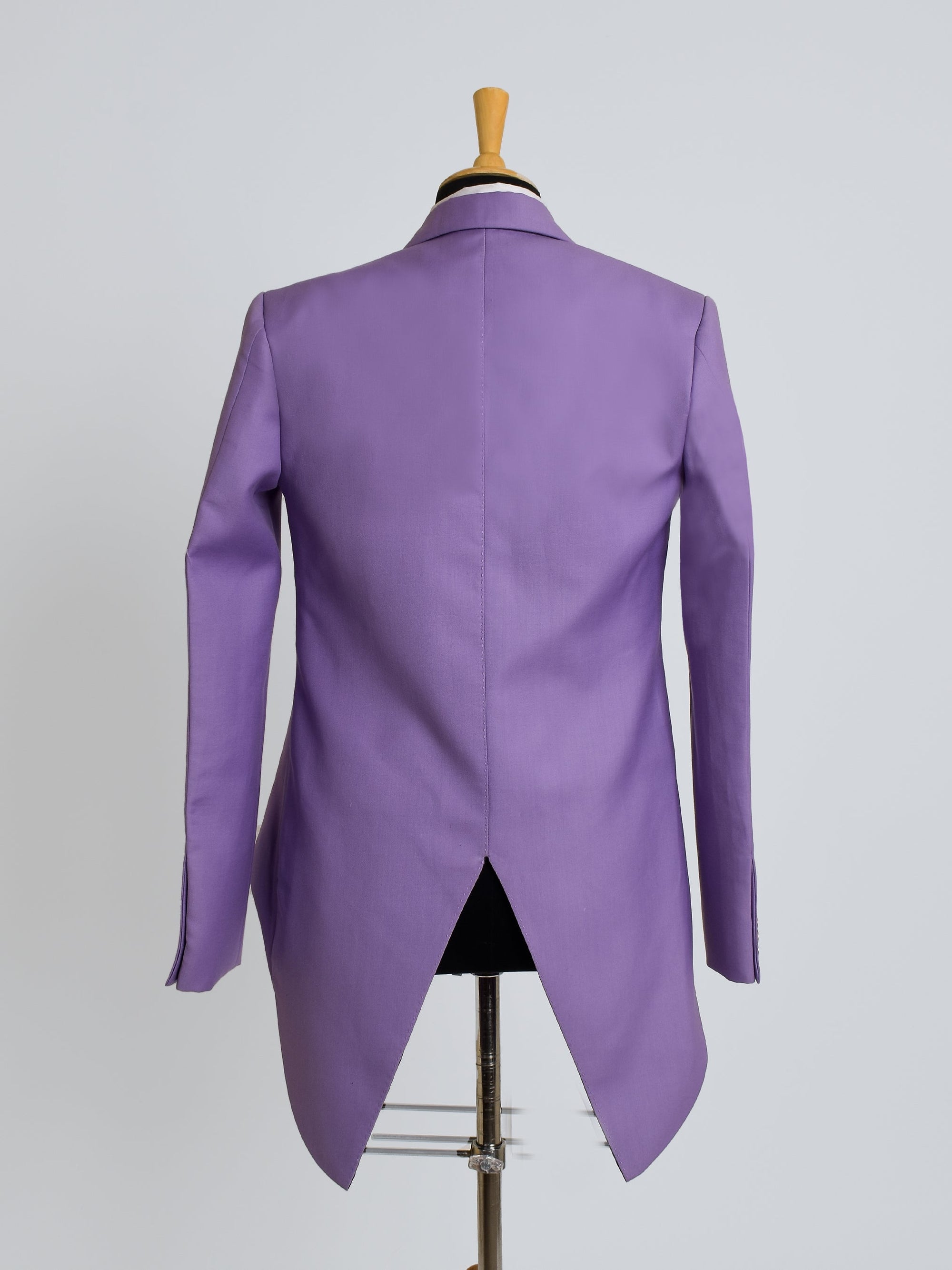 Size: Customized 3 Piece Suit