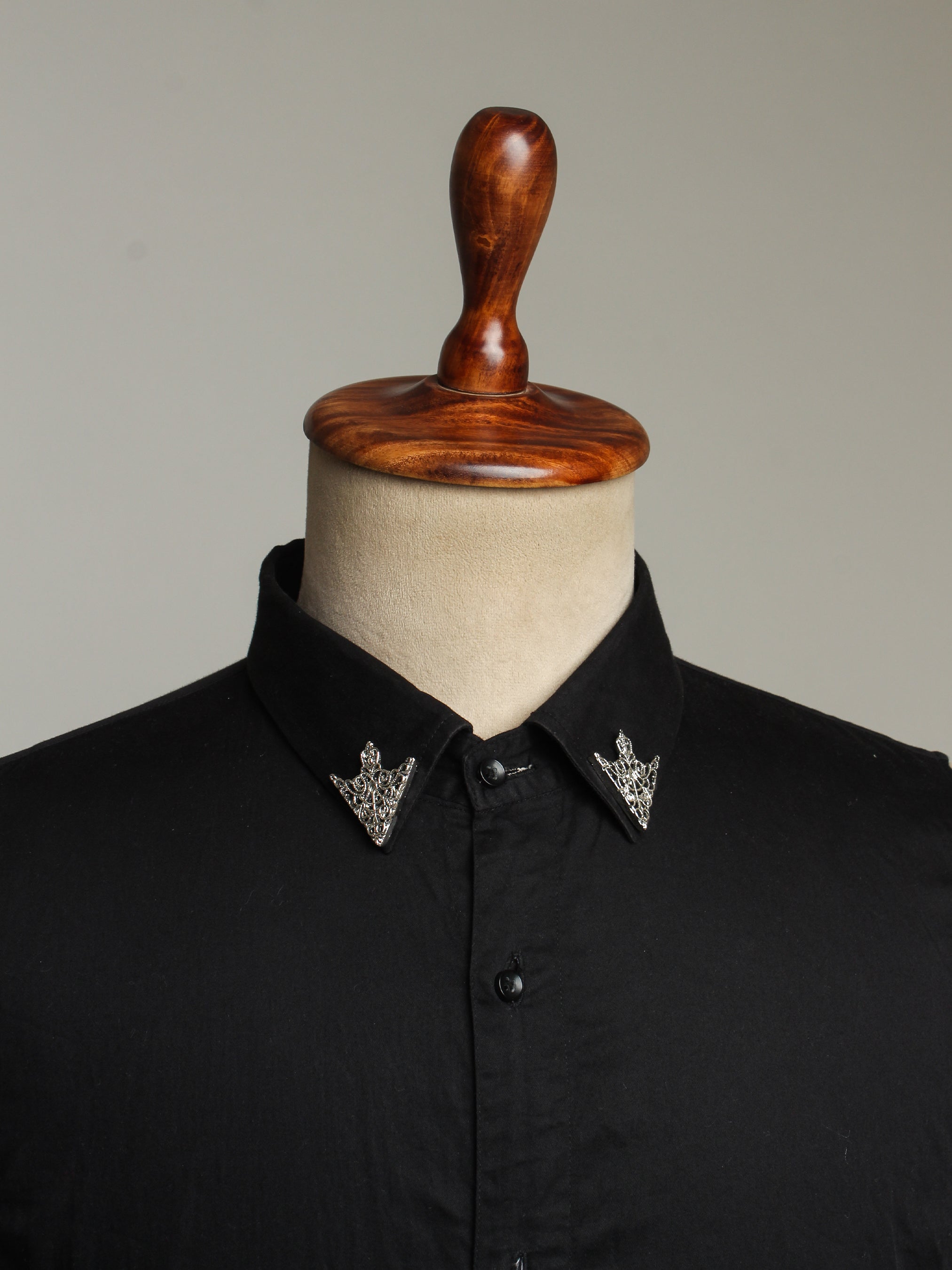 Silver Antique Collar Corners | Addicted Bespoken